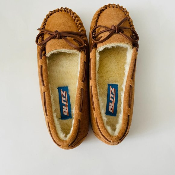 Blitz | Shoes | Blitz Tamarack Womens Molly Suede Moccasin Tan Slippers ...